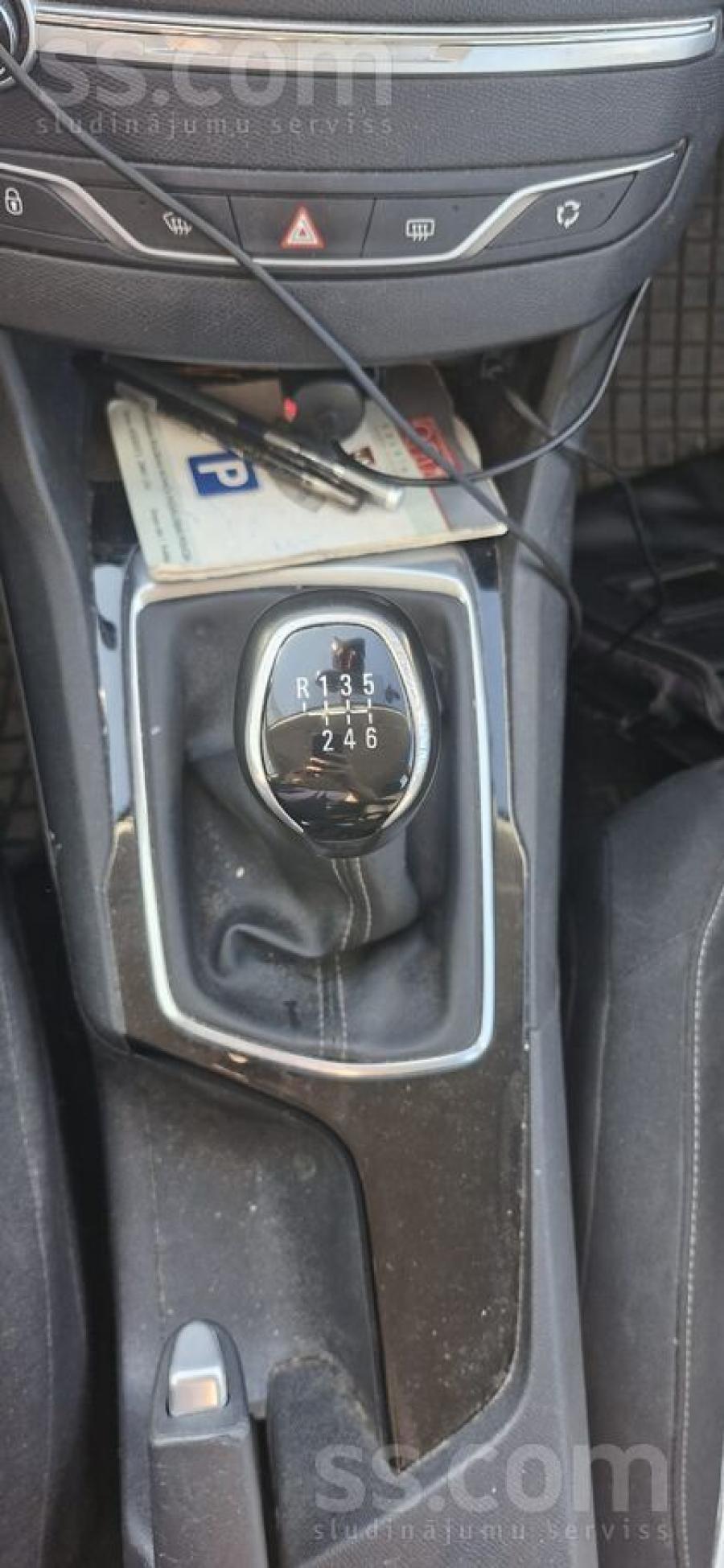 Pelēks Peugeot 308 2020 Rīga, ar dzinēja tilpumu 1.50 L un nobraukumu 242 tūkst. km par 7000 €, foto 6 vietnē AUTOMOTO.COM.LV