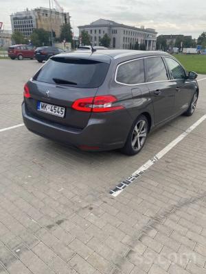 Grey Peugeot 308 2020 in Riga, with an engine capacity of 1.20 L and mileage of 56 thousand km for 9800 €, photo 3 on AUTOMOTO.COM.LV