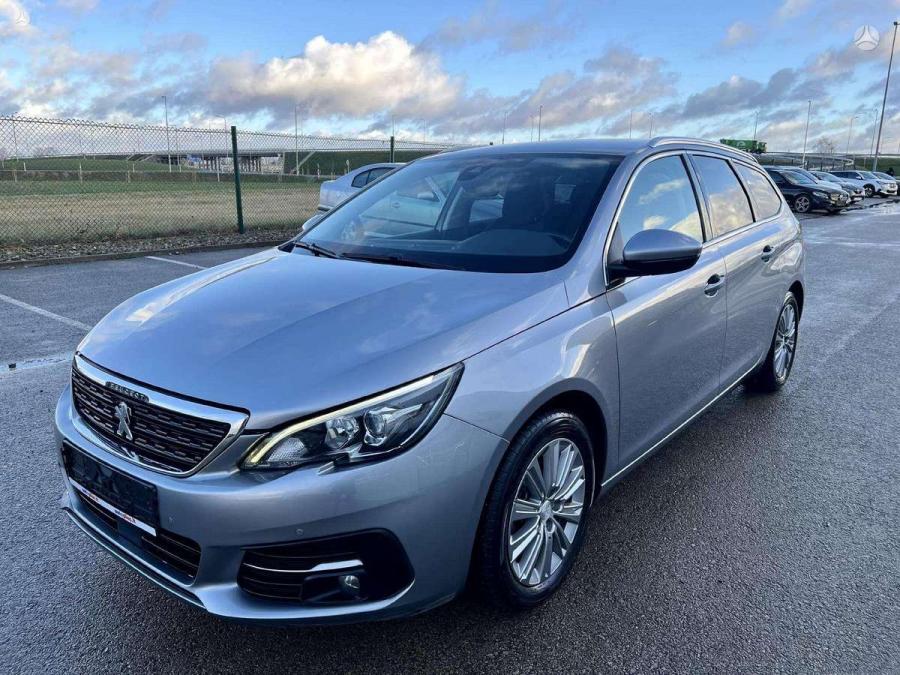Grey Peugeot 308 2021 in Marijampole, with an engine capacity of 1.50 L and mileage of 168 thousand km for 10890 €, photo 2 on AUTOMOTO.COM.LV