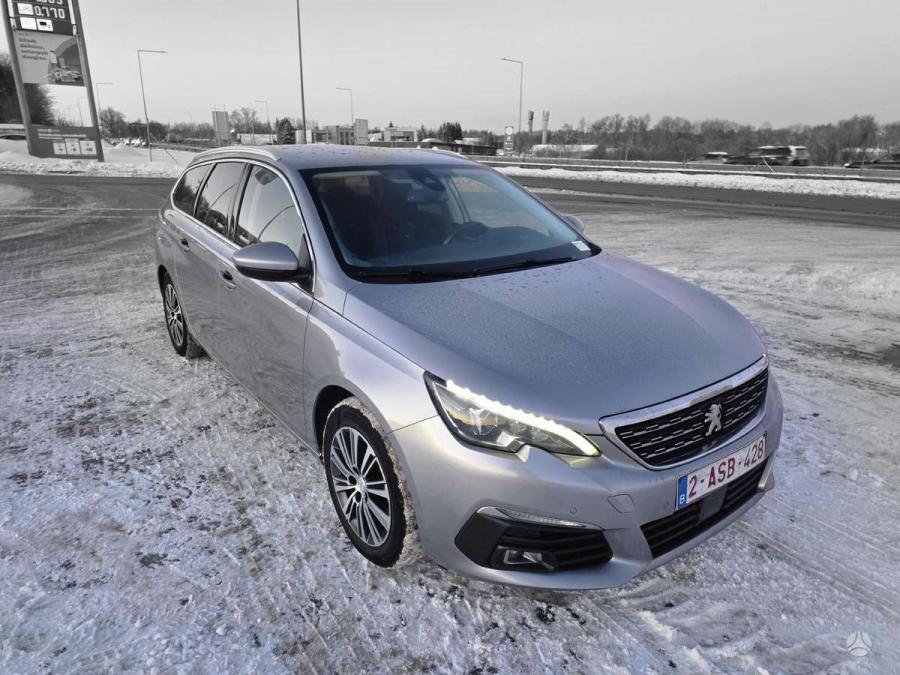 Pelēks Peugeot 308 2021 Viļņa, ar dzinēja tilpumu 1.50 L un nobraukumu 183 tūkst. km par 9100 €, foto 1 vietnē AUTOMOTO.COM.LV