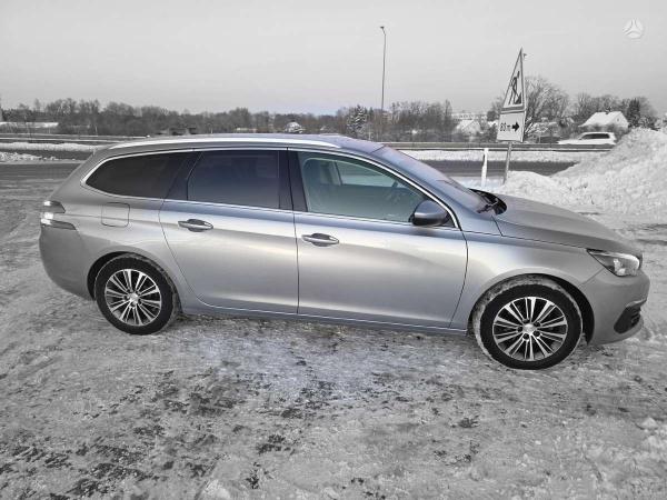 Grey Peugeot 308 2021 in Vilnius, with an engine capacity of 1.50 L and mileage of 183 thousand km for 9100 €, photo 2 on AUTOMOTO.COM.LV