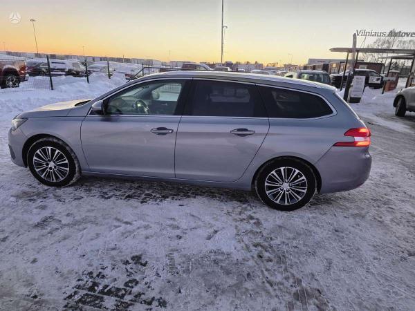 Grey Peugeot 308 2021 in Vilnius, with an engine capacity of 1.50 L and mileage of 183 thousand km for 9100 €, photo 5 on AUTOMOTO.COM.LV