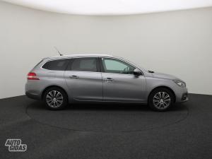 Pelēks Peugeot 308 2021 Viļņa, ar dzinēja tilpumu 1.50 L un nobraukumu 196 tūkst. km par 10799 €, foto 9 vietnē AUTOMOTO.COM.LV