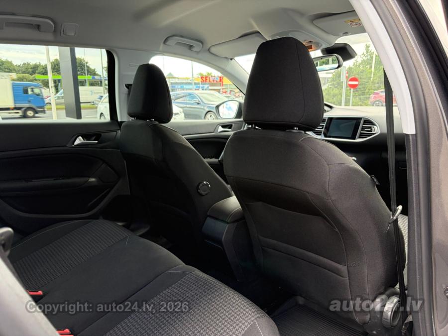 Pelēks Peugeot 308 2021 Tallina, ar dzinēja tilpumu 1.50 L un nobraukumu 108 tūkst. km par 10900 €, foto 6 vietnē AUTOMOTO.COM.LV