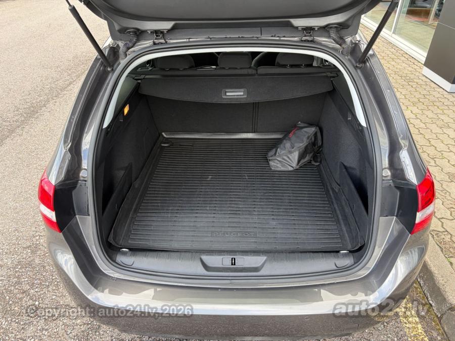 Pelēks Peugeot 308 2021 Tallina, ar dzinēja tilpumu 1.50 L un nobraukumu 108 tūkst. km par 10900 €, foto 7 vietnē AUTOMOTO.COM.LV