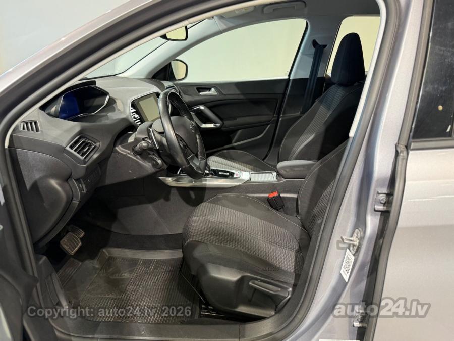 Grey Peugeot 308 2021 in Tallinn, with an engine capacity of 1.20 L and mileage of 123 thousand km for 11990 €, photo 8 on AUTOMOTO.COM.LV