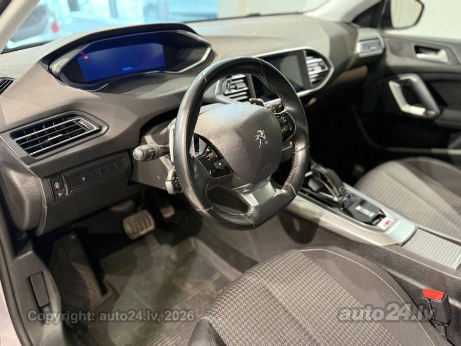 Grey Peugeot 308 2021 in Tallinn, with an engine capacity of 1.20 L and mileage of 123 thousand km for 11990 €, photo 9 on AUTOMOTO.COM.LV