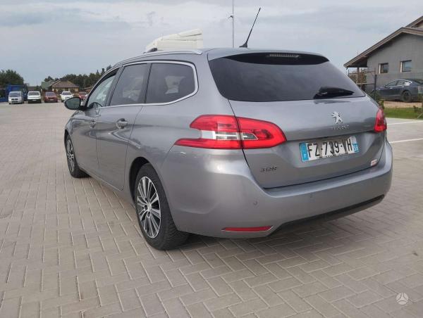 Grey Peugeot 308 2021 in Taurage, with an engine capacity of 1.50 L and mileage of 145 thousand km for 6200 €, photo 5 on AUTOMOTO.COM.LV