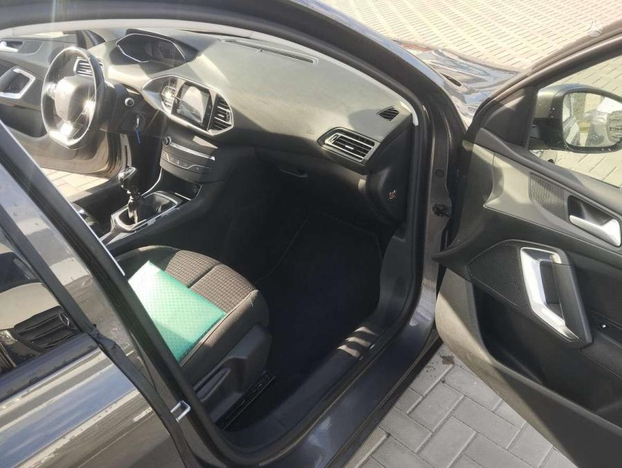 Pelēks Peugeot 308 2021 Tauragė, ar dzinēja tilpumu 1.50 L un nobraukumu 137 tūkst. km par 6000 €, foto 10 vietnē AUTOMOTO.COM.LV