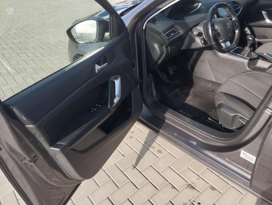 Pelēks Peugeot 308 2021 Tauragė, ar dzinēja tilpumu 1.50 L un nobraukumu 137 tūkst. km par 6000 €, foto 14 vietnē AUTOMOTO.COM.LV