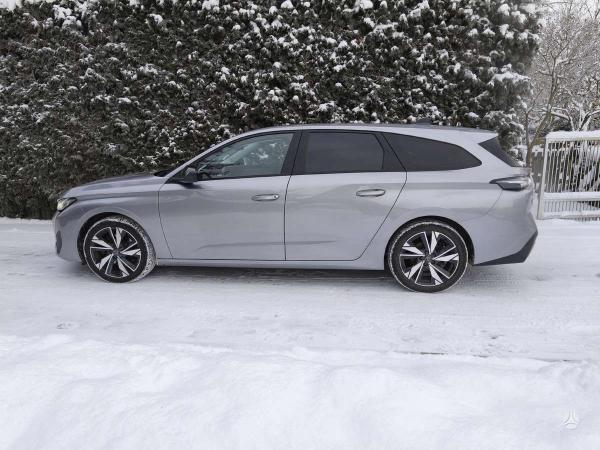 Pelēks Peugeot 308 2022 Kalvarija, ar dzinēja tilpumu 1.50 L un nobraukumu 169 tūkst. km par 14339 €, foto 2 vietnē AUTOMOTO.COM.LV