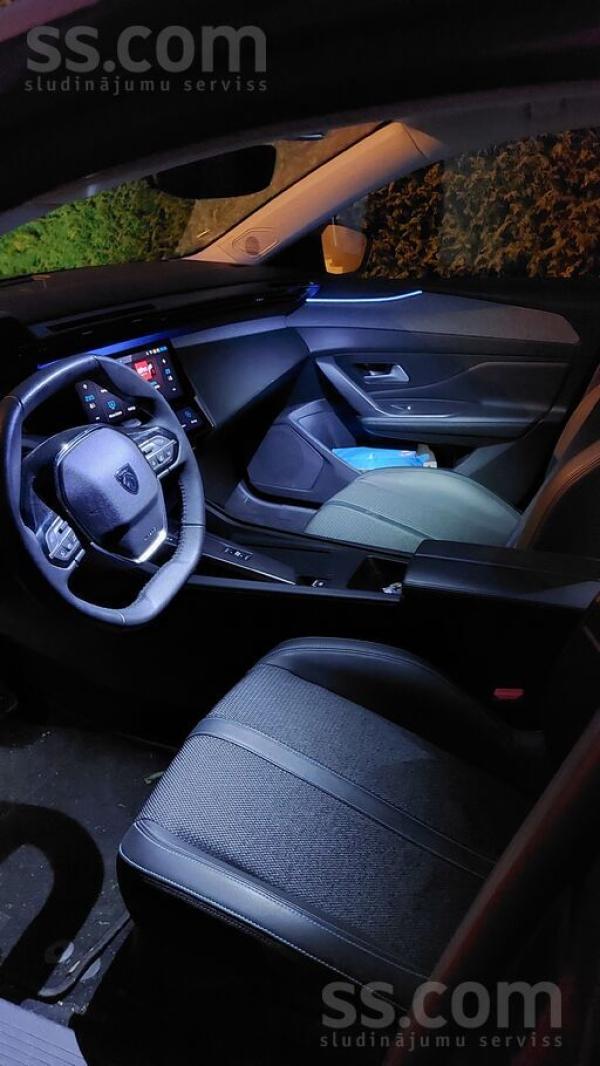Grey Peugeot 308 2022 in Bauska, with an engine capacity of 1.60 L and mileage of 52 thousand km for 16500 €, photo 7 on AUTOMOTO.COM.LV