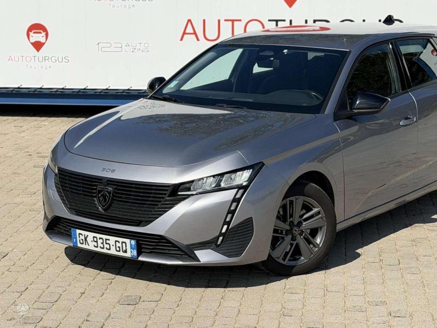 Grey Peugeot 308 2022 in Taurage, with an engine capacity of 1.20 L and mileage of 135 thousand km for 9600 €, photo 3 on AUTOMOTO.COM.LV