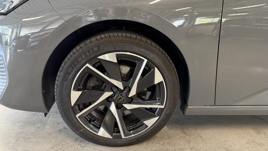Pelēks Peugeot 308 2024 Rīga, ar dzinēja tilpumu 1.20 L un nobraukumu 40 tūkst. km par 2350000 €, foto 7 vietnē AUTOMOTO.COM.LV