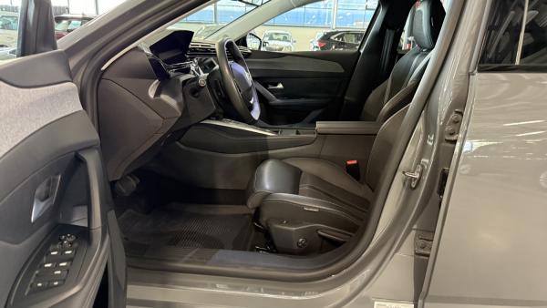 Pelēks Peugeot 308 2024 Rīga, ar dzinēja tilpumu 1.20 L un nobraukumu 40 tūkst. km par 2350000 €, foto 9 vietnē AUTOMOTO.COM.LV
