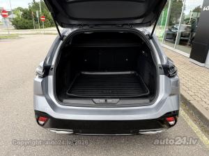 Grey Peugeot 308 2024 in Tallinn, with an engine capacity of 1.50 L and mileage of 27 thousand km for 24900 €, photo 7 on AUTOMOTO.COM.LV