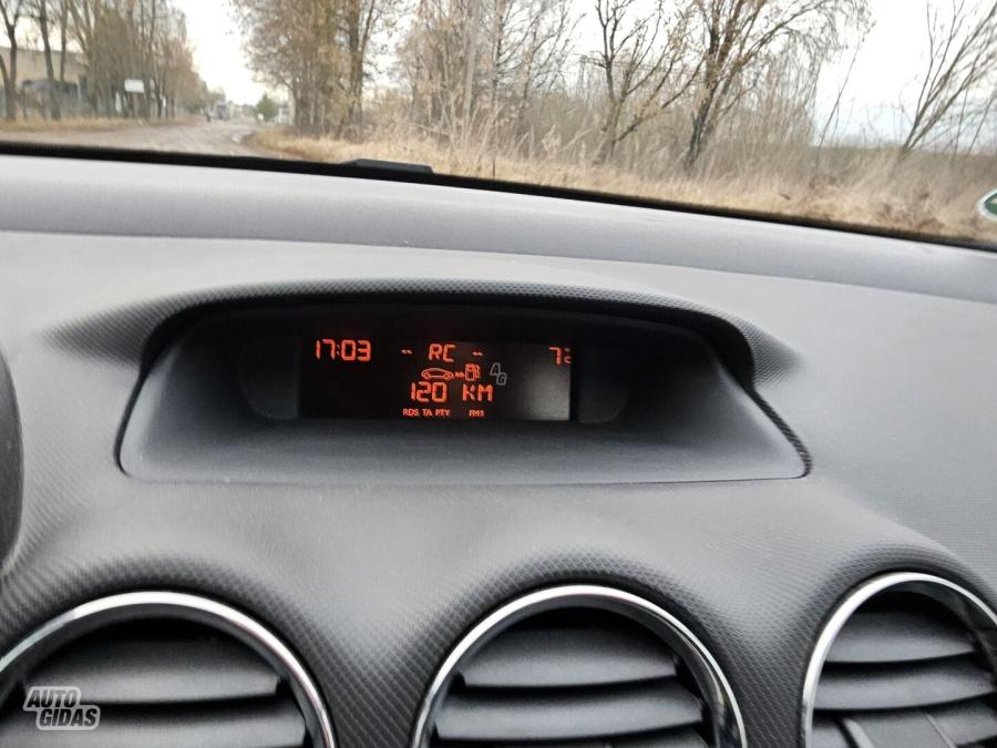 Peugeot 308 2008 Viļņa, ar dzinēja tilpumu 1.40 L un nobraukumu 171 tūkst. km par 1999 €, foto 17 vietnē AUTOMOTO.COM.LV
