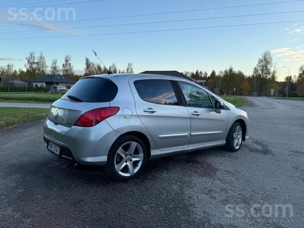 Peugeot 308 2009 in Riga, with an engine capacity of 1.60 L and mileage of 340 thousand km for 2300 €, photo 4 on AUTOMOTO.COM.LV