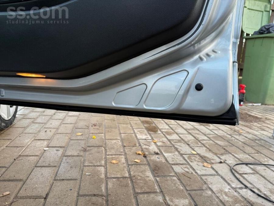 Peugeot 308 2009 Rīga, ar dzinēja tilpumu 1.60 L un nobraukumu 340 tūkst. km par 2300 €, foto 11 vietnē AUTOMOTO.COM.LV
