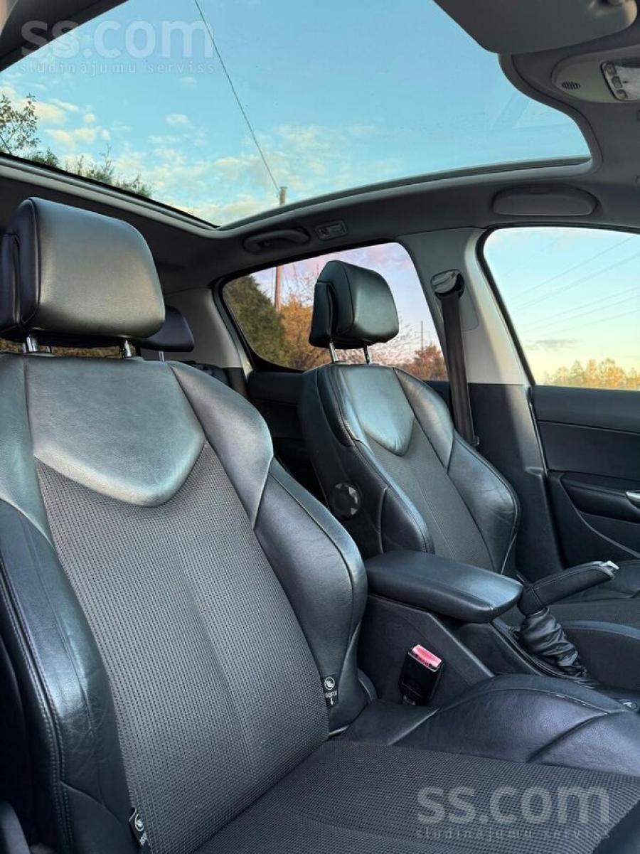 Peugeot 308 2009 Rīga, ar dzinēja tilpumu 1.60 L un nobraukumu 340 tūkst. km par 2300 €, foto 18 vietnē AUTOMOTO.COM.LV