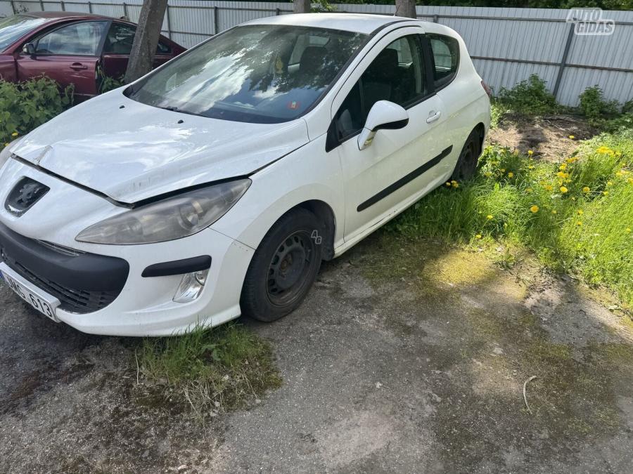 Peugeot 308 2010 Viļņa, ar dzinēja tilpumu 1.60 L un nobraukumu 210 tūkst. km par 500 €, foto 4 vietnē AUTOMOTO.COM.LV