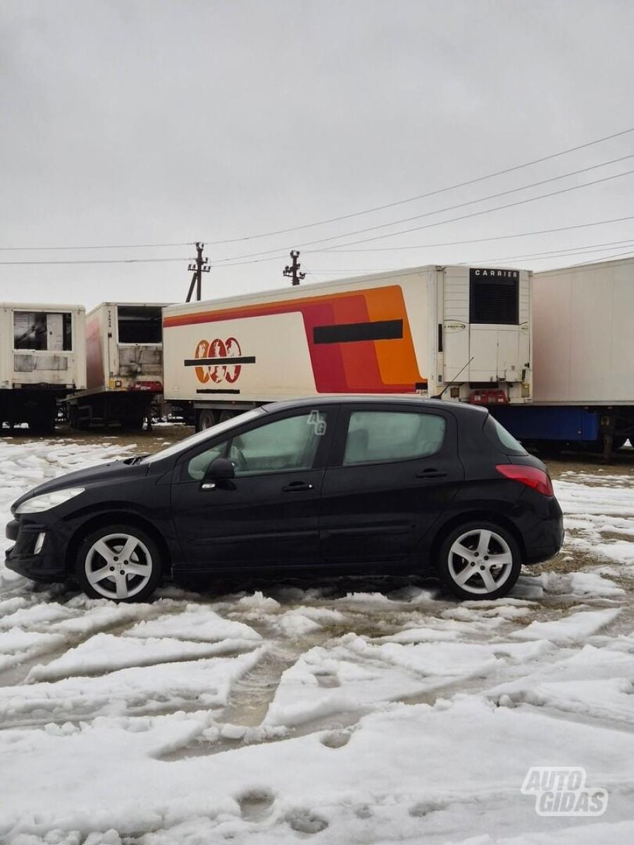 Peugeot 308 2011 in Plunge, with an engine capacity of 2.00 L and mileage of 322 thousand km for 2500 €, photo 7 on AUTOMOTO.COM.LV