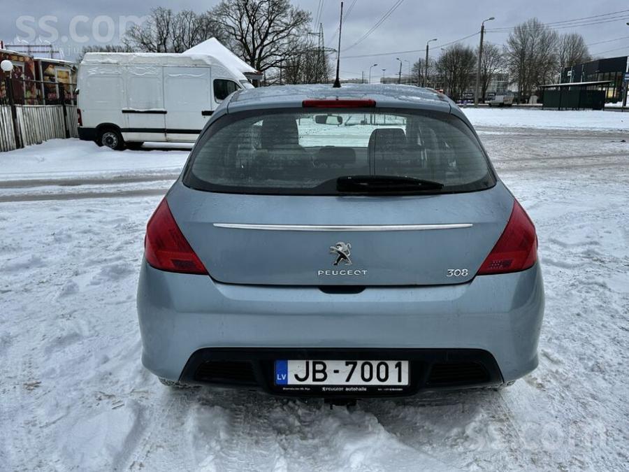 Peugeot 308 2012 in Riga, with an engine capacity of 1.60 L and mileage of 160 thousand km for 2400 €, photo 5 on AUTOMOTO.COM.LV
