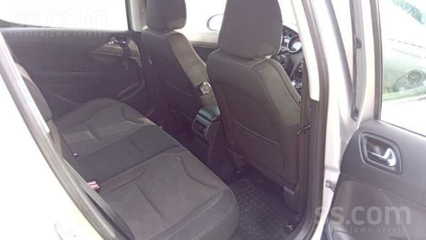 Peugeot 308 2013 in Liepaja, with an engine capacity of 1.60 L and mileage of 0 thousand km for 2750 €, photo 9 on AUTOMOTO.COM.LV