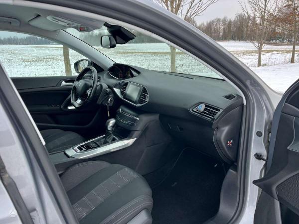 Peugeot 308 2015 in Siauliai, with an engine capacity of 2.00 L and mileage of 169 thousand km for 7250 €, photo 8 on AUTOMOTO.COM.LV