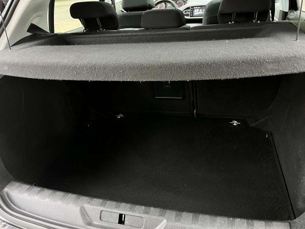 Peugeot 308 2015 in Siauliai, with an engine capacity of 1.60 L and mileage of 201 thousand km for 5850 €, photo 10 on AUTOMOTO.COM.LV