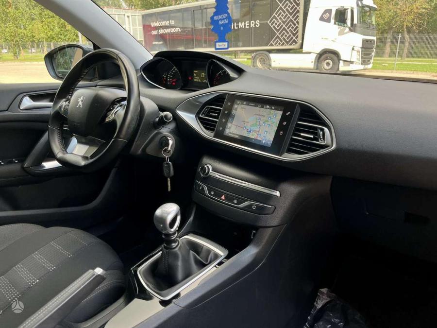 Peugeot 308 2015 in Siauliai, with an engine capacity of 1.60 L and mileage of 200 thousand km for 5900 €, photo 8 on AUTOMOTO.COM.LV