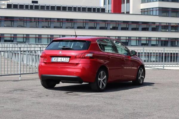 Peugeot 308 2015 Rīga, ar dzinēja tilpumu 1.20 L un nobraukumu 106 tūkst. km par 6280 €, foto 6 vietnē AUTOMOTO.COM.LV