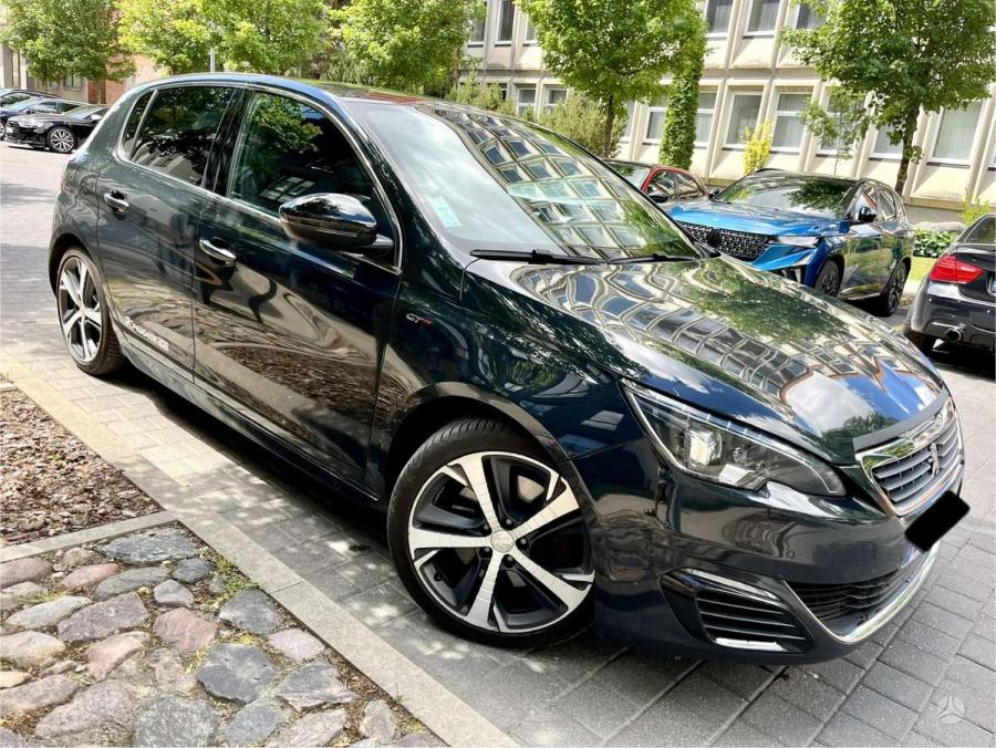 Peugeot 308 2016 in Siauliai, with an engine capacity of 2.00 L and mileage of 250 thousand km for 8300 €, photo 4 on AUTOMOTO.COM.LV