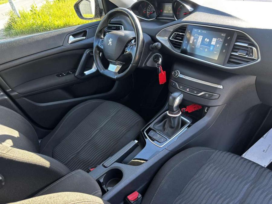Peugeot 308 2016 in Taurage, with an engine capacity of 1.56 L and mileage of 210 thousand km for 5400 €, photo 8 on AUTOMOTO.COM.LV