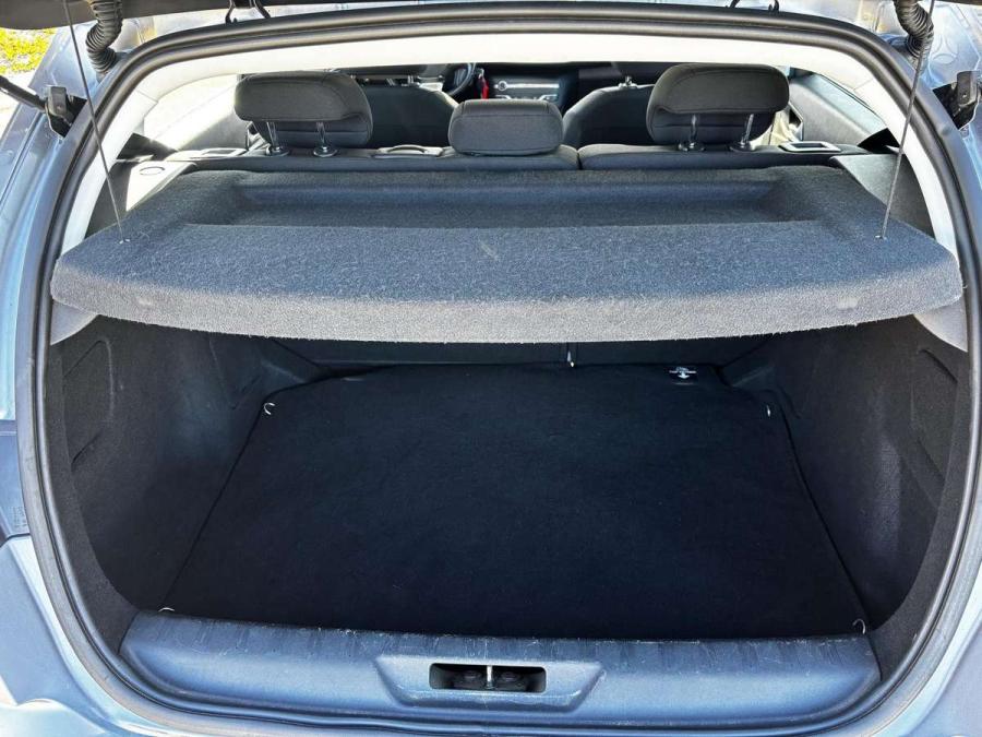 Peugeot 308 2016 in Taurage, with an engine capacity of 1.56 L and mileage of 210 thousand km for 5400 €, photo 14 on AUTOMOTO.COM.LV