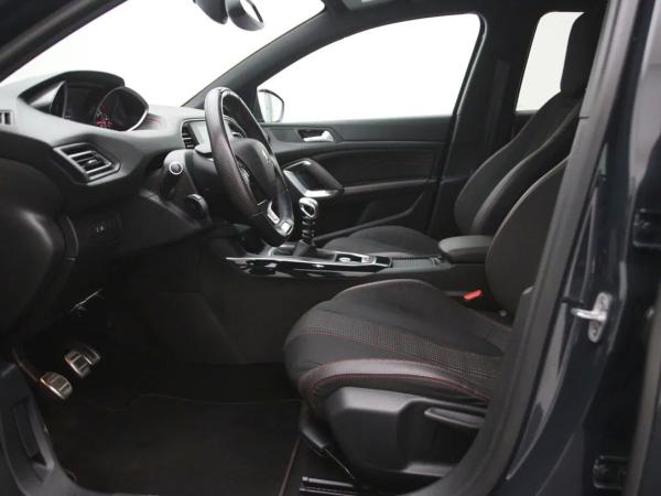 Peugeot 308 2018 in Vilnius, with an engine capacity of 1.20 L and mileage of 160 thousand km for 7999 €, photo 4 on AUTOMOTO.COM.LV