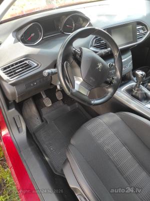 Peugeot 308 2020 Narva, ar dzinēja tilpumu 1.50 L un nobraukumu 129 tūkst. km par 10000 €, foto 9 vietnē AUTOMOTO.COM.LV