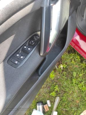 Peugeot 308 2020 Narva, ar dzinēja tilpumu 1.50 L un nobraukumu 129 tūkst. km par 10000 €, foto 10 vietnē AUTOMOTO.COM.LV