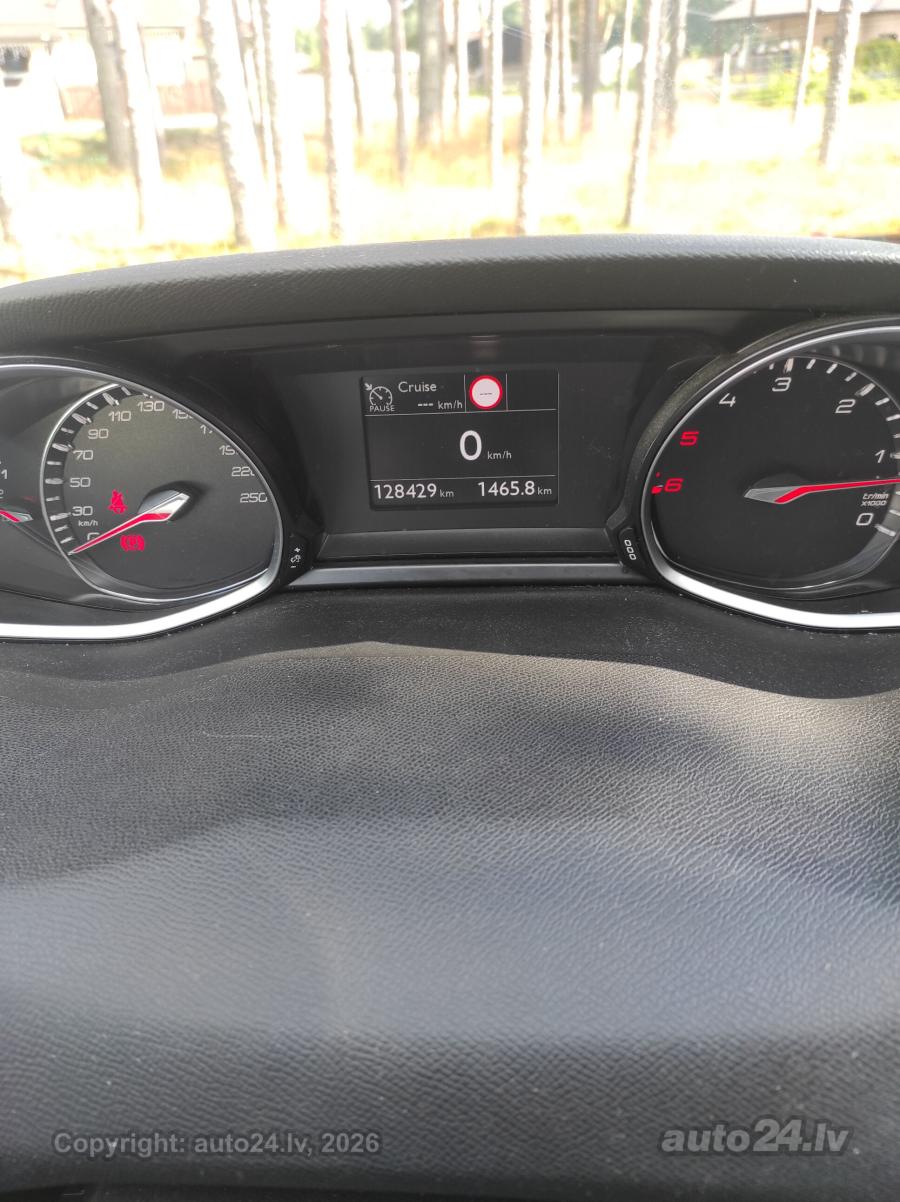 Peugeot 308 2020 Narva, ar dzinēja tilpumu 1.50 L un nobraukumu 129 tūkst. km par 10000 €, foto 12 vietnē AUTOMOTO.COM.LV