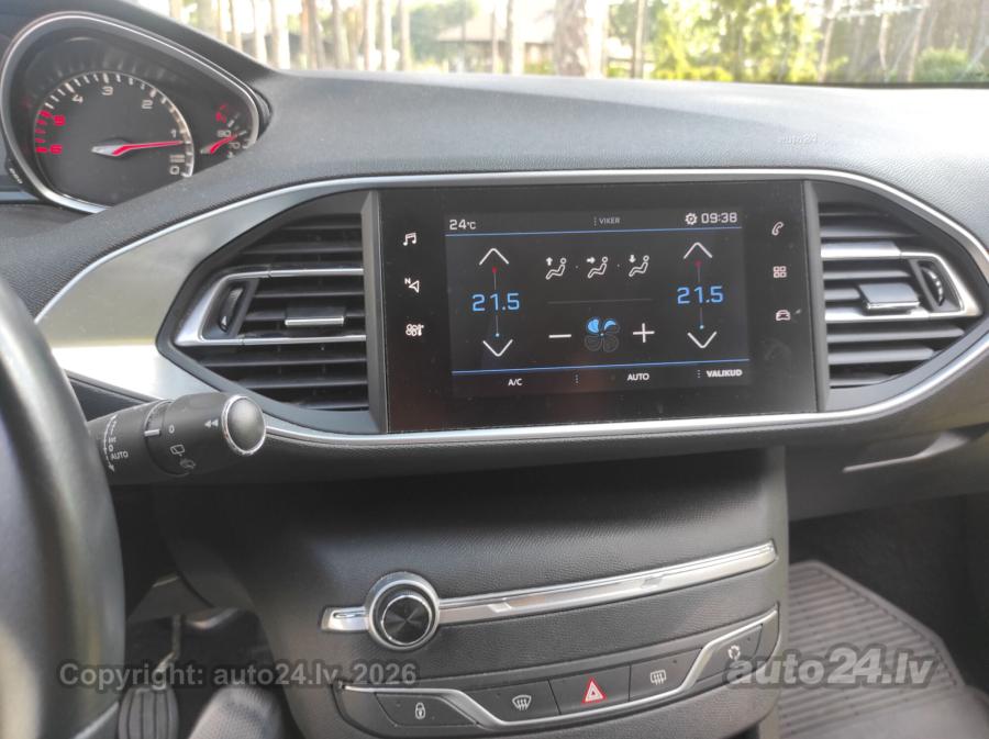 Peugeot 308 2020 Narva, ar dzinēja tilpumu 1.50 L un nobraukumu 129 tūkst. km par 10000 €, foto 13 vietnē AUTOMOTO.COM.LV