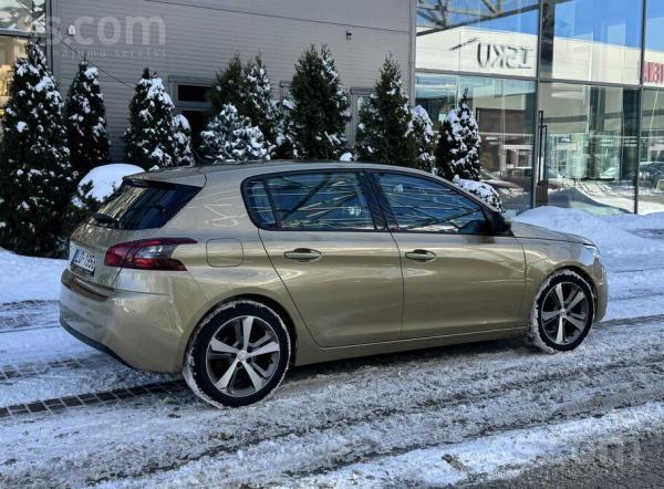 Orange Peugeot 308 2018 in Riga, with an engine capacity of 1.20 L and mileage of 105 thousand km for 7900 €, photo 2 on AUTOMOTO.COM.LV
