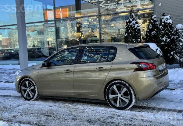 Orange Peugeot 308 2018 in Riga, with an engine capacity of 1.20 L and mileage of 105 thousand km for 7900 €, photo 4 on AUTOMOTO.COM.LV