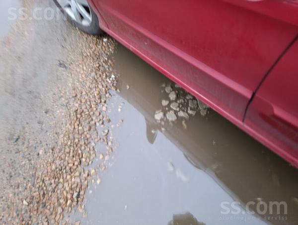 Red Peugeot 308 2007 in Riga, with an engine capacity of 1.60 L and mileage of 156 thousand km for 850 €, photo 6 on AUTOMOTO.COM.LV