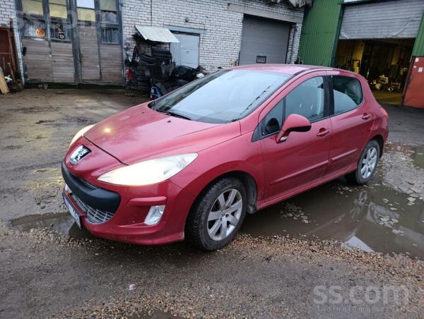Red Peugeot 308 2007 in Riga, with an engine capacity of 1.60 L and mileage of 156 thousand km for 1350 €, photo 1 on AUTOMOTO.COM.LV