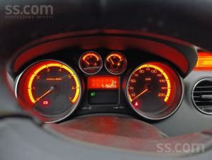 Red Peugeot 308 2007 in Riga, with an engine capacity of 1.60 L and mileage of 156 thousand km for 1350 €, photo 3 on AUTOMOTO.COM.LV
