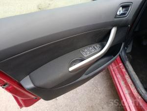 Red Peugeot 308 2007 in Riga, with an engine capacity of 1.60 L and mileage of 156 thousand km for 1350 €, photo 5 on AUTOMOTO.COM.LV