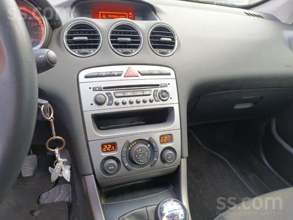 Red Peugeot 308 2007 in Riga, with an engine capacity of 1.60 L and mileage of 156 thousand km for 1350 €, photo 6 on AUTOMOTO.COM.LV