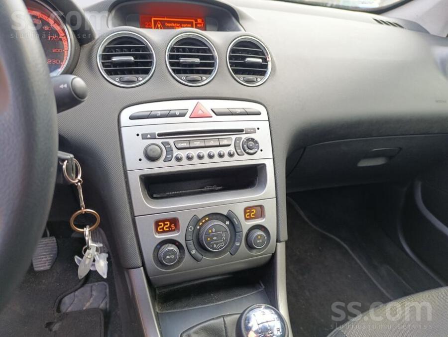 Red Peugeot 308 2007 in Riga, with an engine capacity of 1.60 L and mileage of 156 thousand km for 1350 €, photo 7 on AUTOMOTO.COM.LV