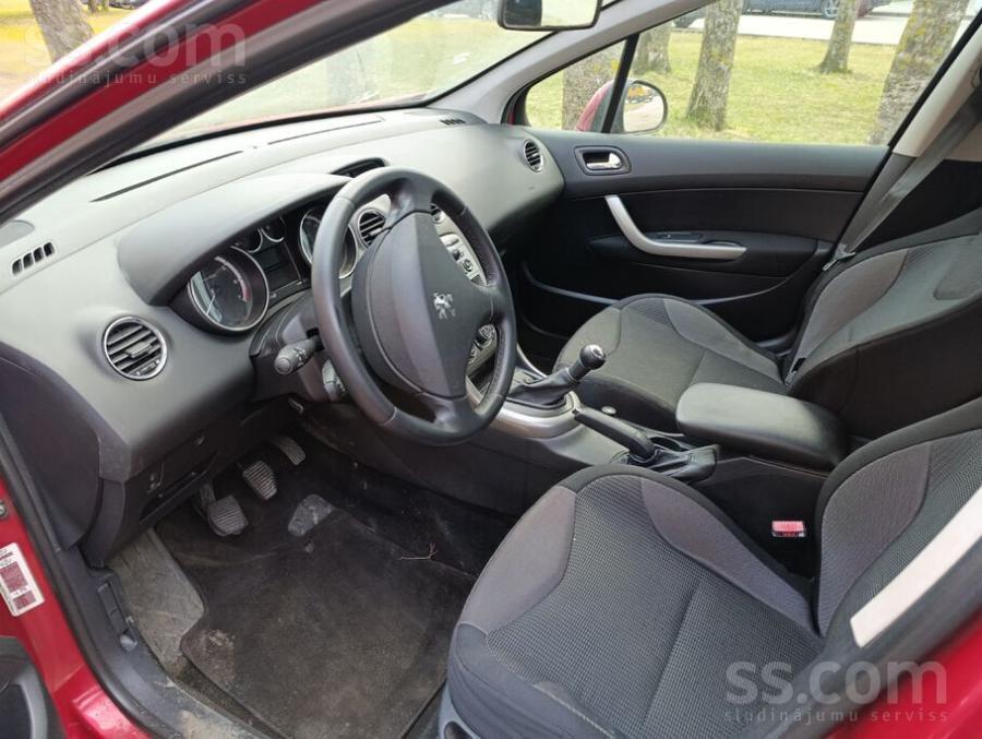 Red Peugeot 308 2007 in Riga, with an engine capacity of 1.60 L and mileage of 156 thousand km for 1350 €, photo 9 on AUTOMOTO.COM.LV