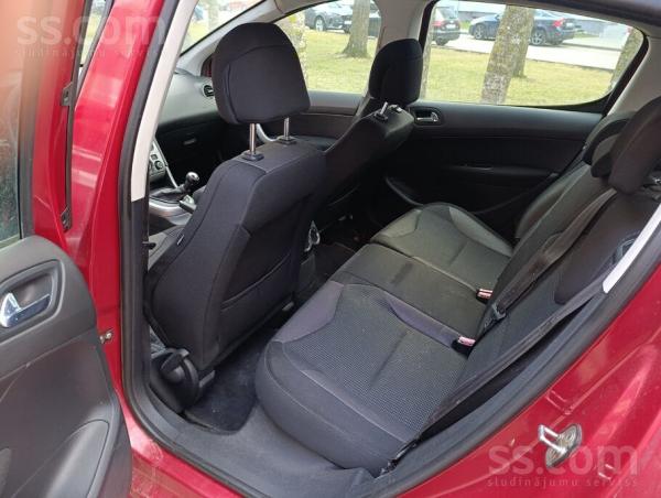Red Peugeot 308 2007 in Riga, with an engine capacity of 1.60 L and mileage of 156 thousand km for 1350 €, photo 9 on AUTOMOTO.COM.LV